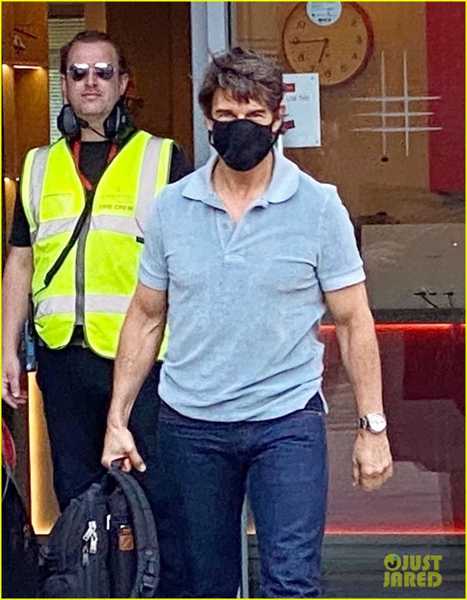 Tom Cruise Looks Ripped in New Photos Ahead of His 60th Birthday: Photo ...