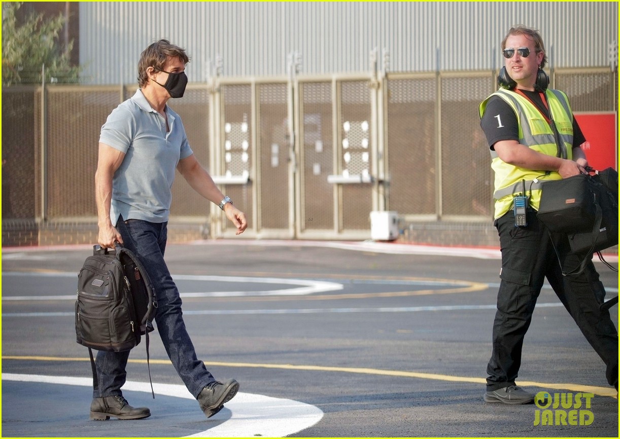 Tom Cruise Looks Ripped in New Photos Ahead of His 60th Birthday: Photo ...