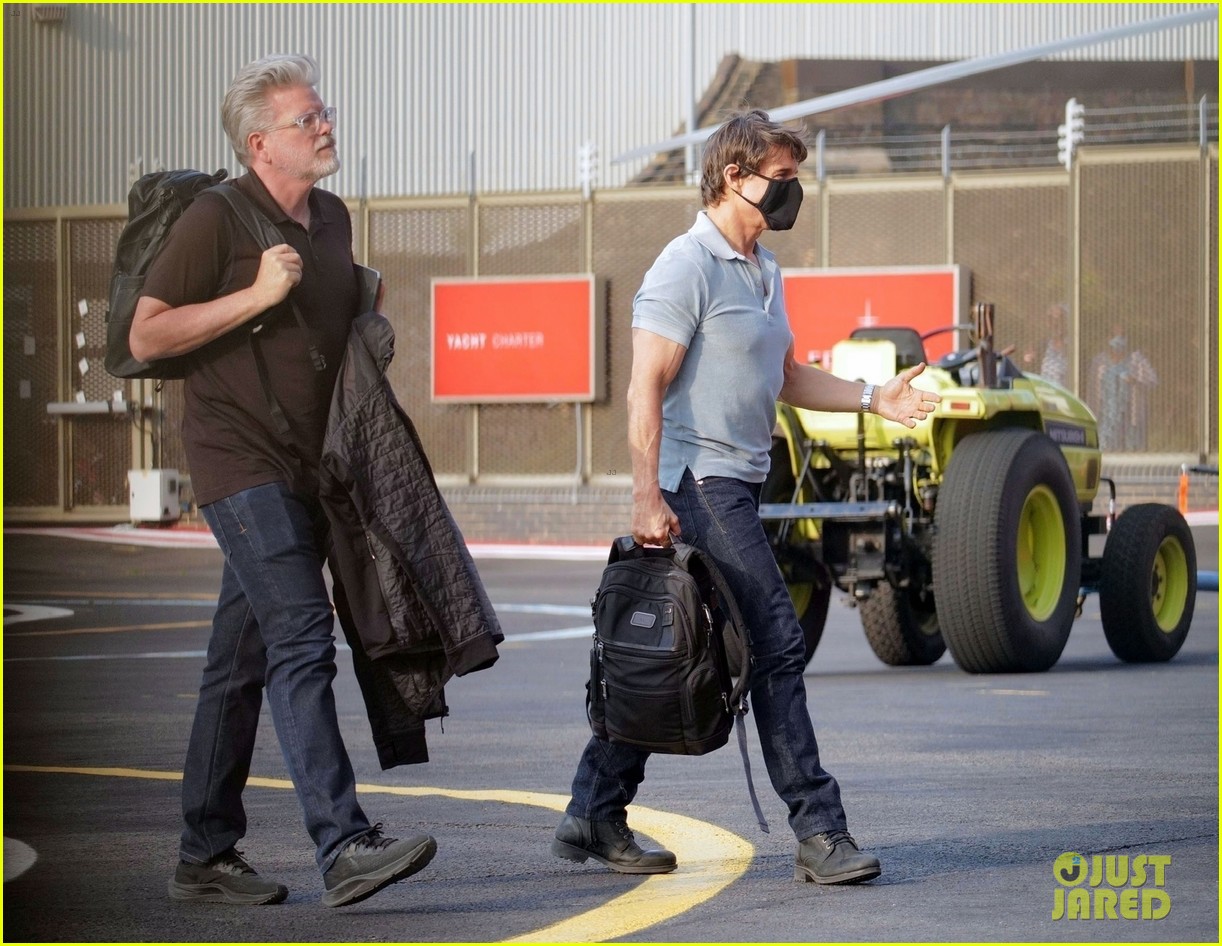 Tom Cruise Looks Ripped in New Photos Ahead of His 60th Birthday: Photo ...