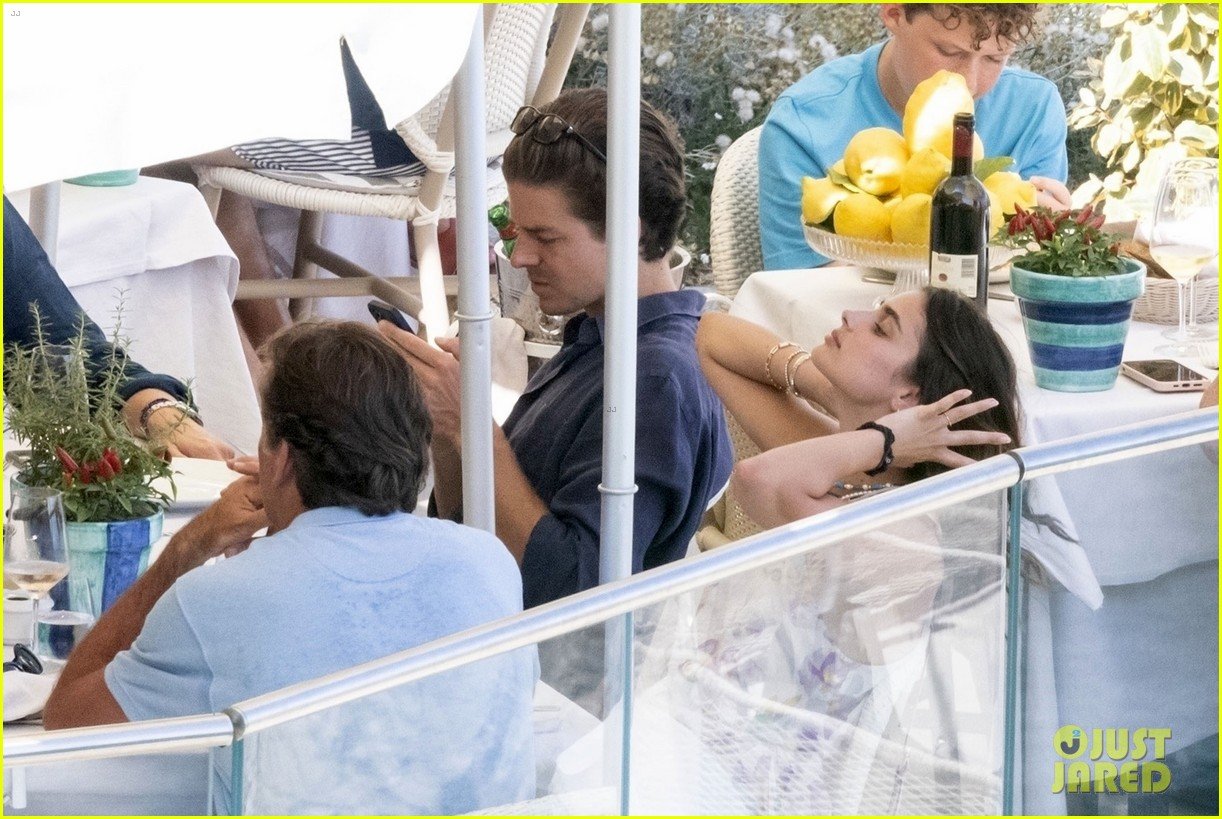 Taylor Hill Relaxes in Italy with Shirtless Fiance Daniel Fryer: Photo ...