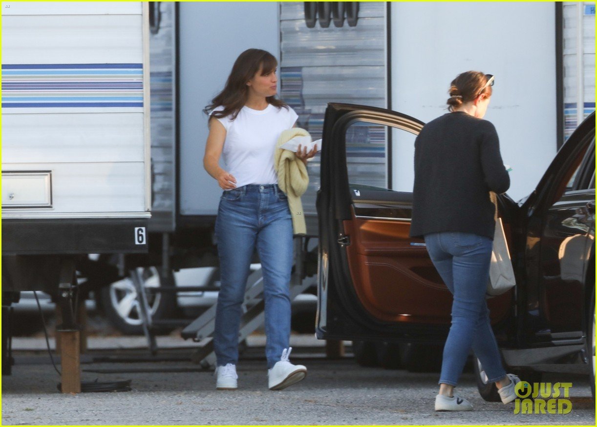 Jennifer Garner Wraps Up a Day on the Set of Her New Series 'The Last ...