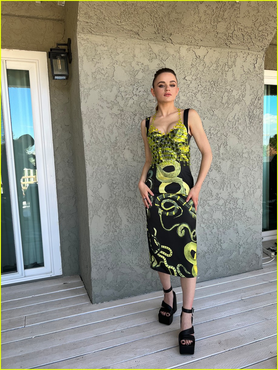 Joey King Wears Snake Dress for 'Kimmel' Appearance Ahead of 'The ...