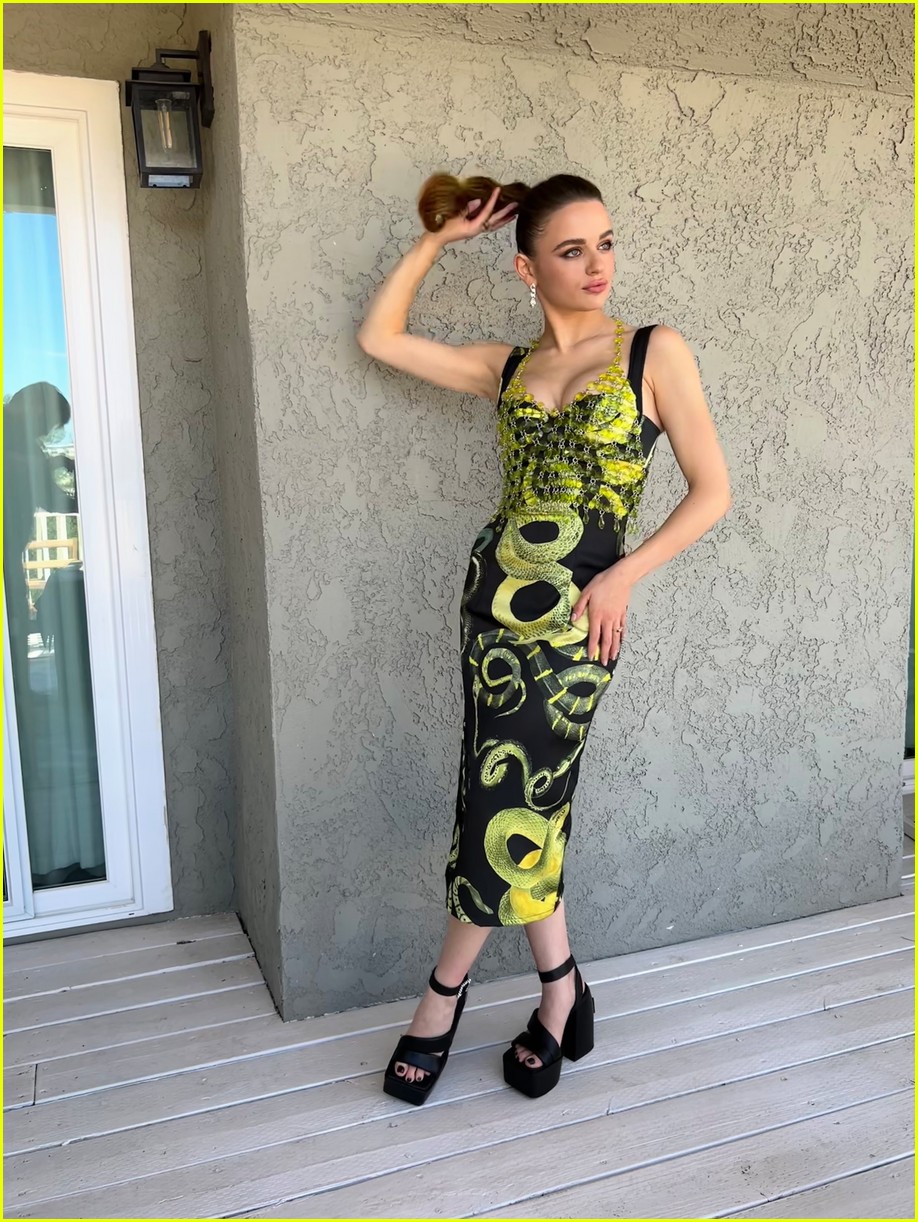 Joey King Wears Snake Dress for 'Kimmel' Appearance Ahead of 'The ...
