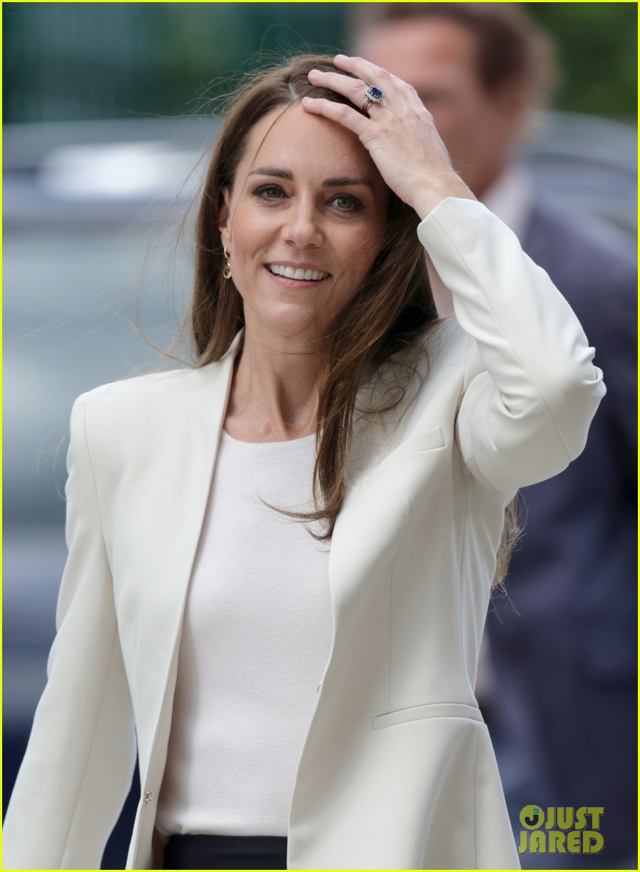 Kate Middleton Visits London Baby Bank After Her Appearance at the ...