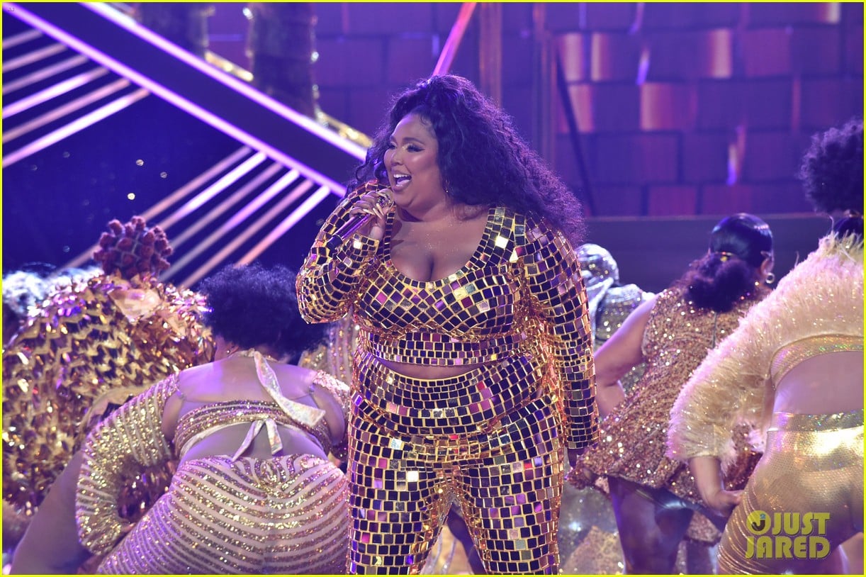 Lizzo Opens BET Awards 2022 with Performance of 'About Damn Time ...