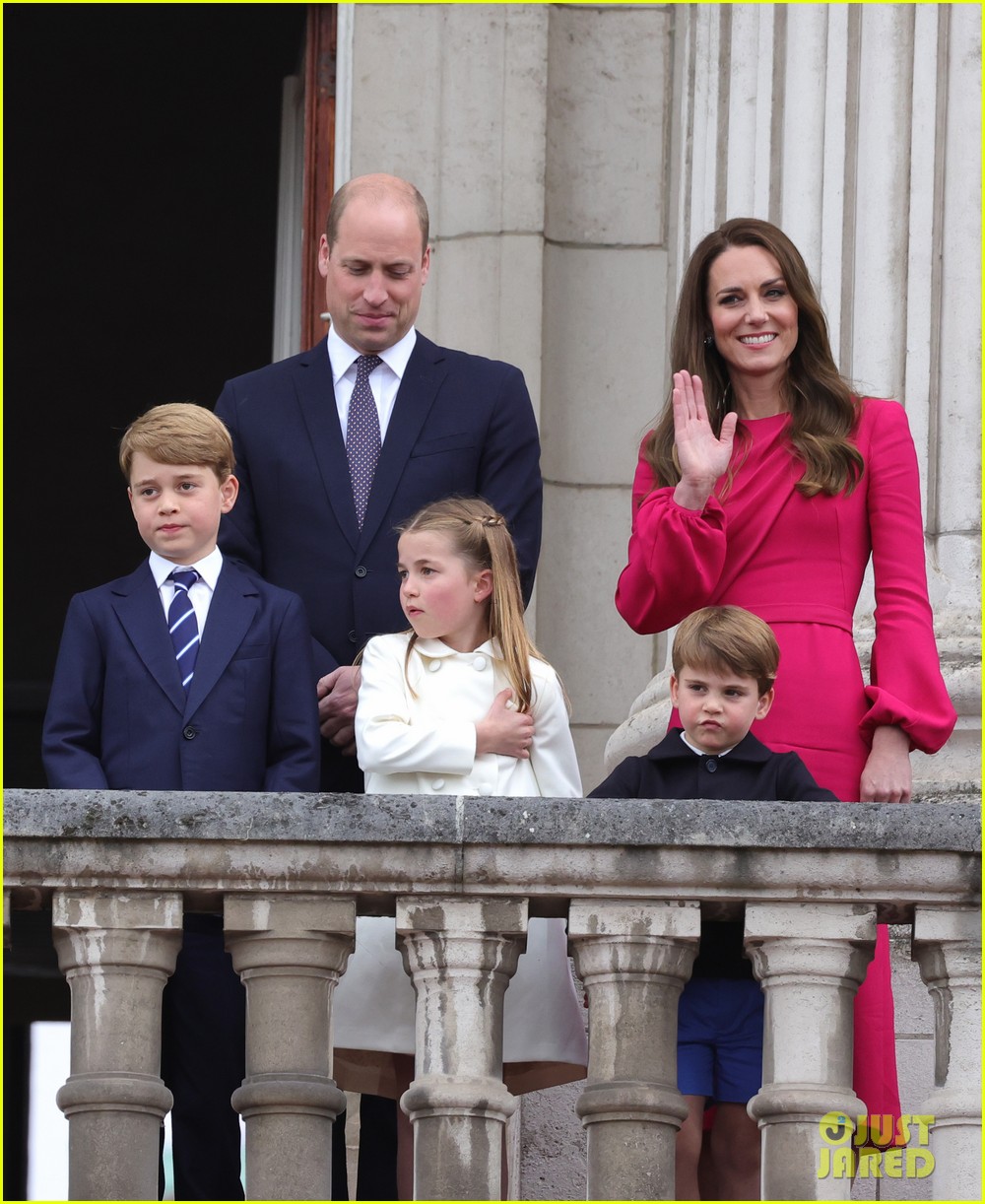 Prince Louis Once Again Steals The Show at Platinum Jubilee - See His ...