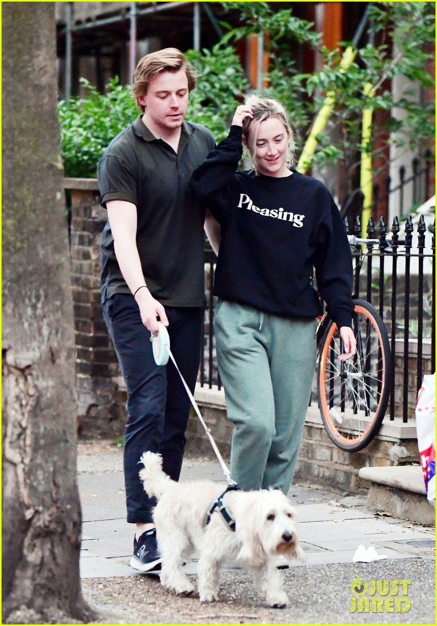 Saoirse Ronan & Boyfriend Jack Lowden Enjoy Rare Day Out in London ...