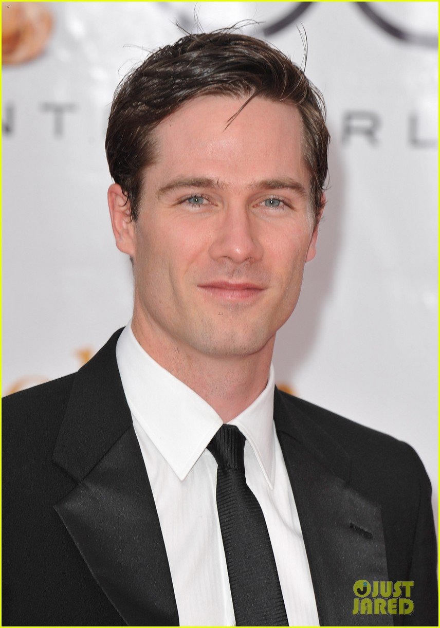 Luke Macfarlane Has 3 Hidden Talents That You Wouldn't Expect!: Photo ...