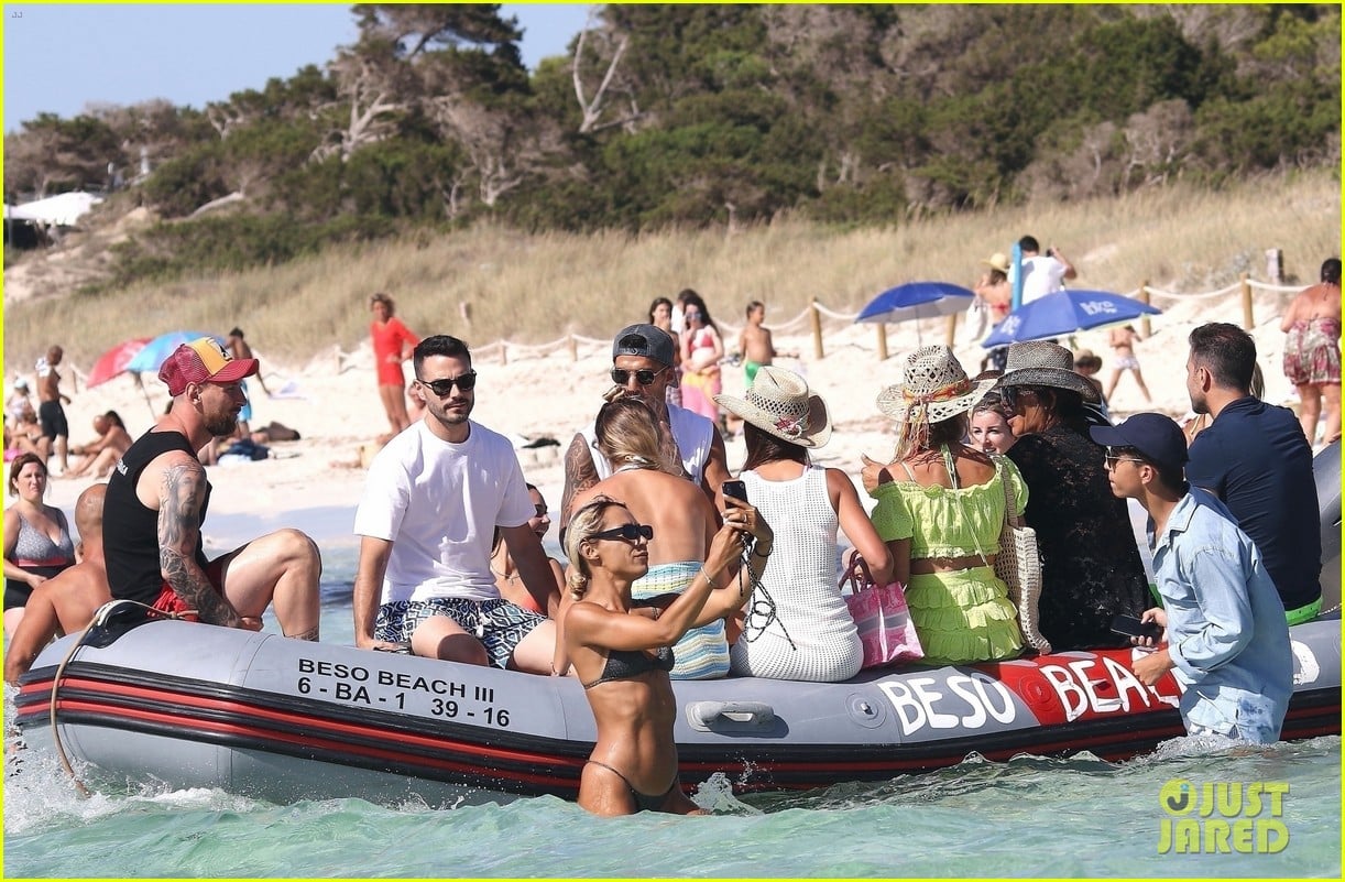 Lionel Messi Soaks Up the Sun During Yacht Trip with Friends in Spain ...