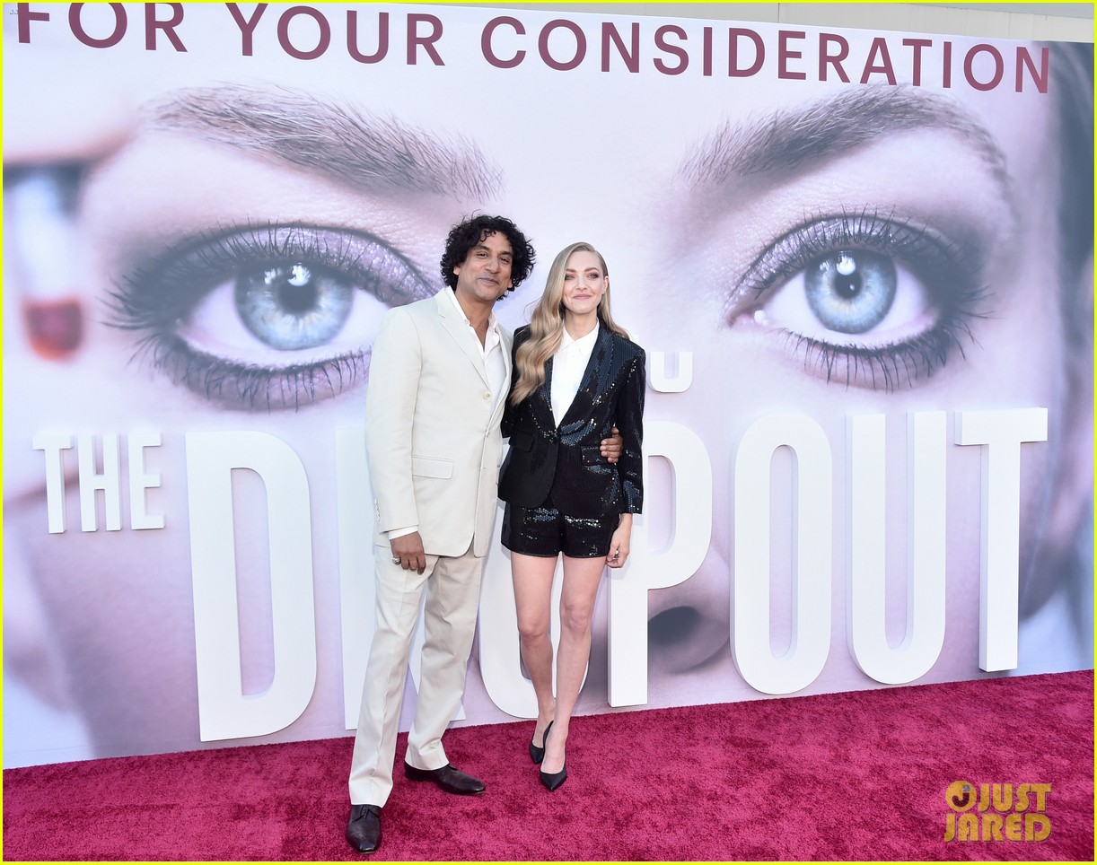 Amanda Seyfried Wears Sparkling Outfit at 'The Dropout' FYC Event with ...