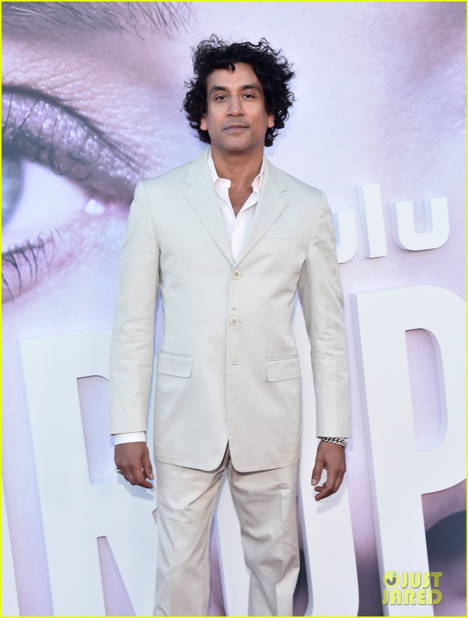 Amanda Seyfried Wears Sparkling Outfit at 'The Dropout' FYC Event with ...