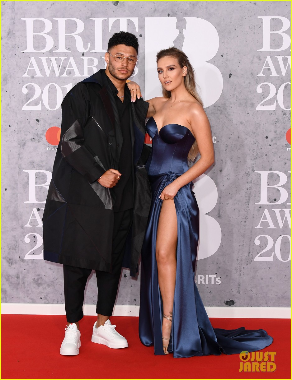 Little Mix's Perrie Edwards is Engaged to Alex Oxlade-Chamberlain After ...