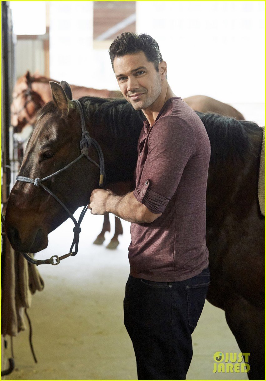 Ryan Paevey Opens Up About Why He Loves Working With Hallmark Channel ...