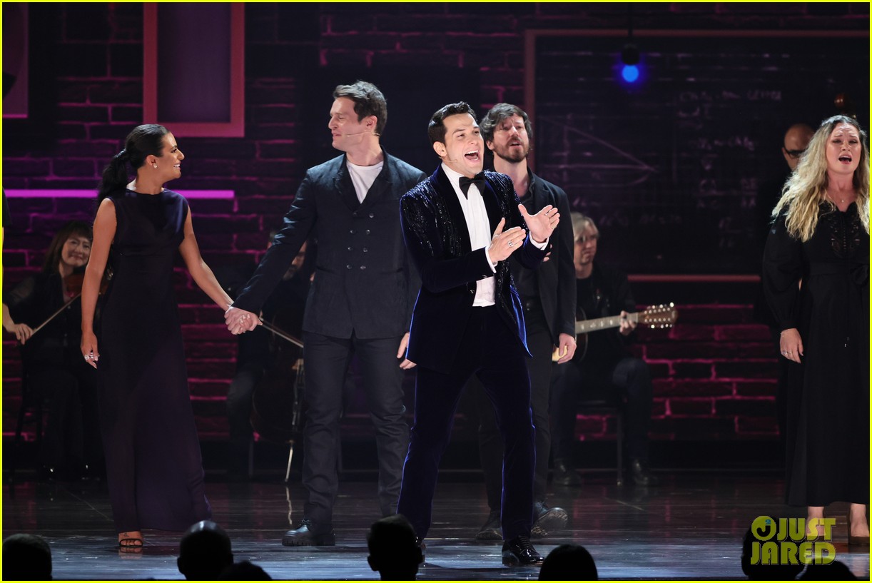 Skylar Astin Leads the 'Spring Awakening' Reunion Performance at Tony ...
