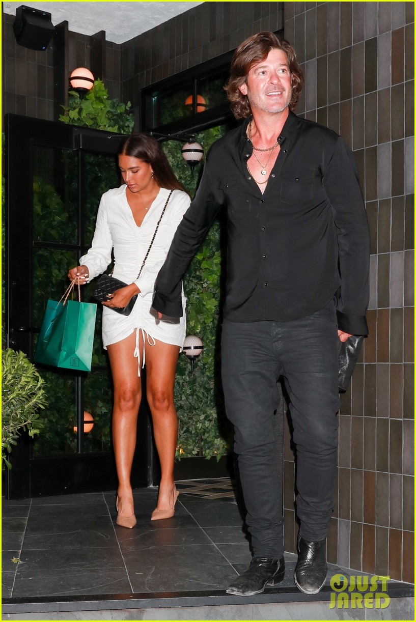 Robin Thicke & Fiancee April Love Geary Hold Hands on Date Night in ...