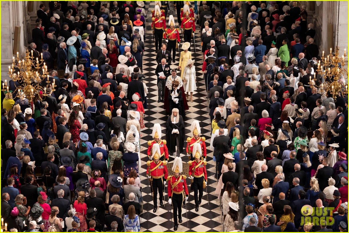 Prince William & Kate Middleton Join Royals at Service of Thanksgiving ...