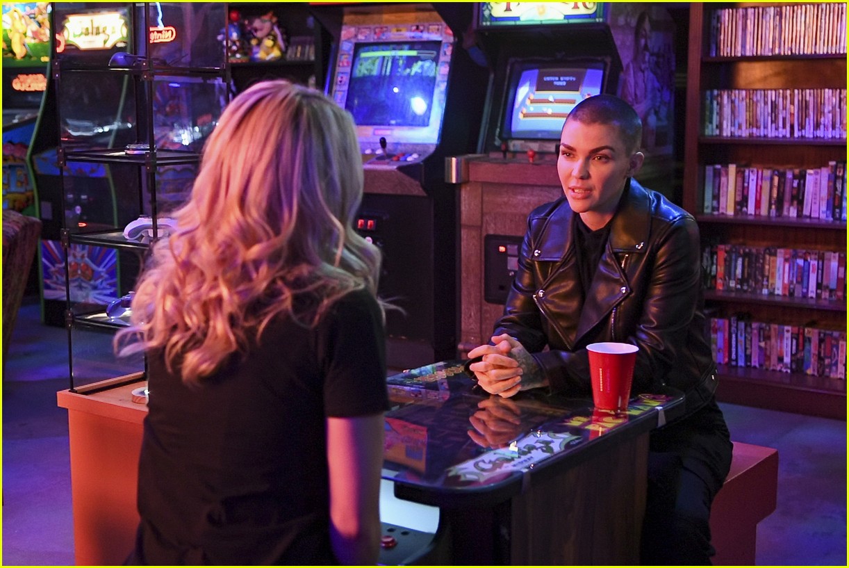 Taylor Zakhar Perez & Paris Berelc Face Off in a Gaming Competition in ...