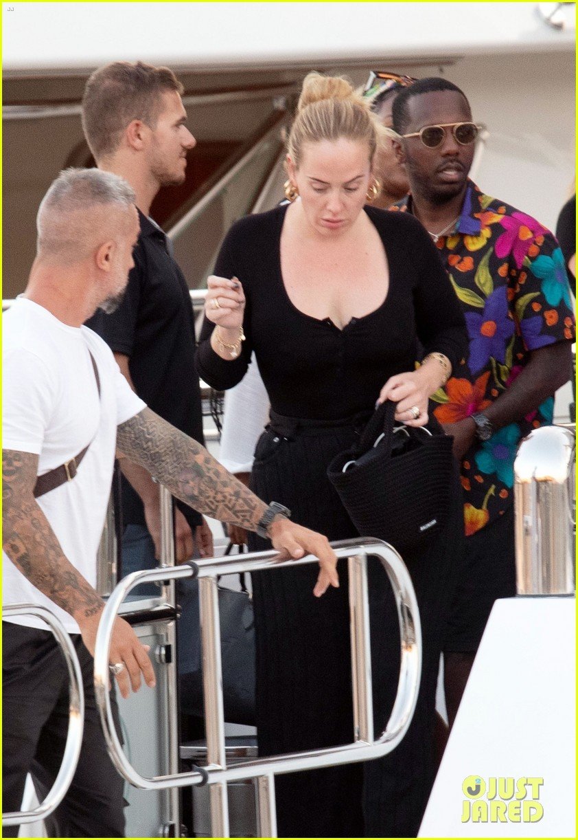 Adele & Boyfriend Rich Paul Enjoy Yacht Vacation in Italy: Photo ...
