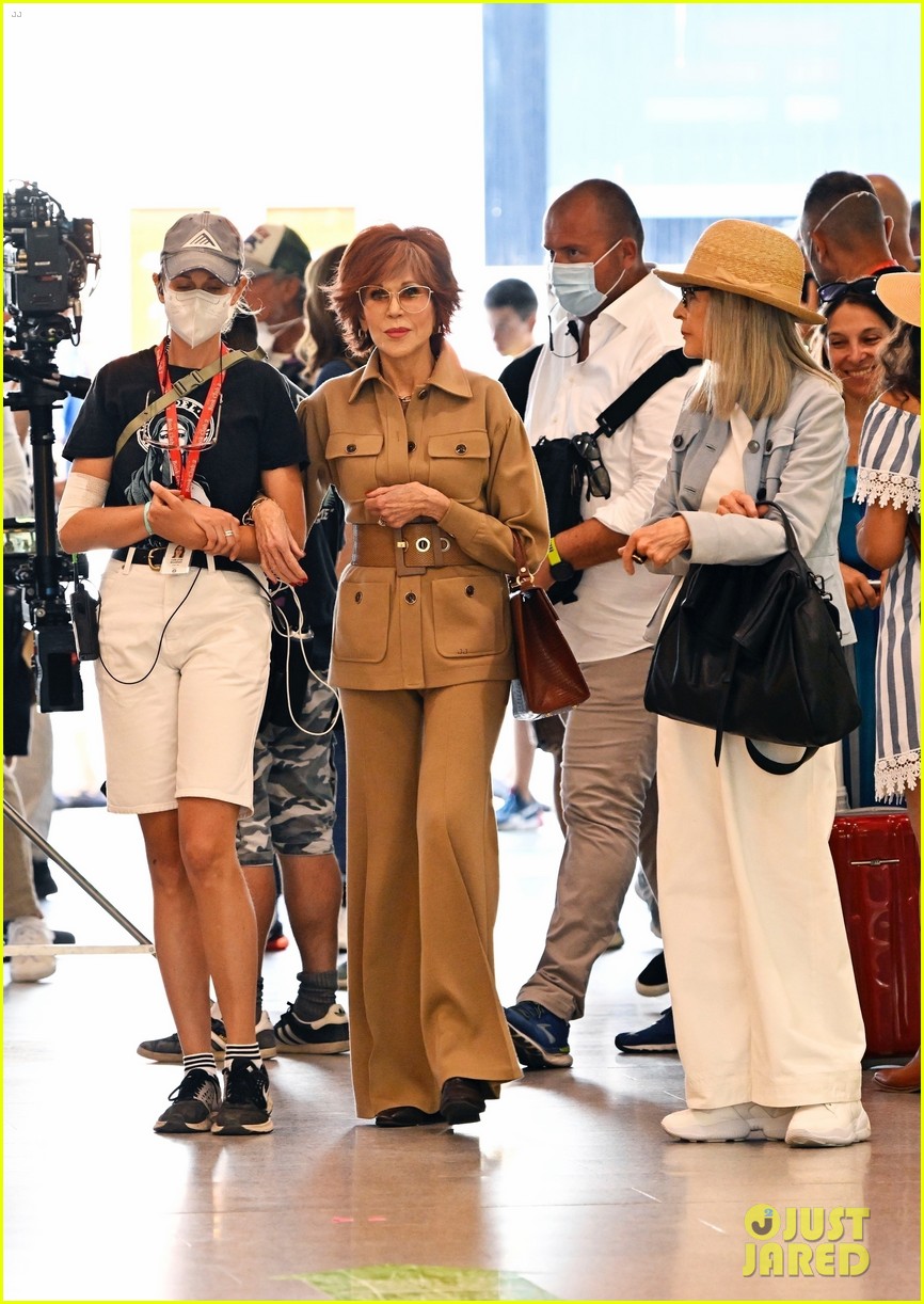 Jane Fonda, Diane Keaton, Candice Bergen & Mary Steenburgen Continue ...