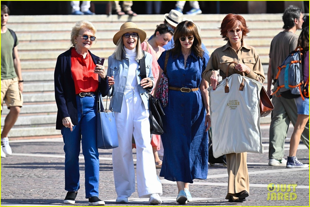Jane Fonda, Diane Keaton, Candice Bergen & Mary Steenburgen Continue ...