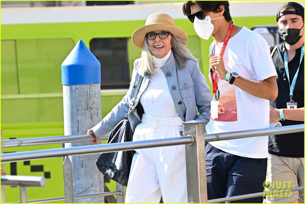 Jane Fonda, Diane Keaton, Candice Bergen & Mary Steenburgen Continue ...