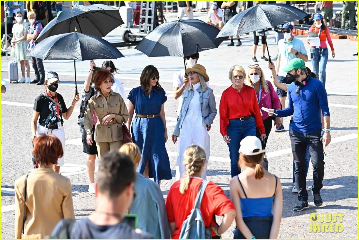 Jane Fonda, Diane Keaton, Candice Bergen & Mary Steenburgen Continue ...