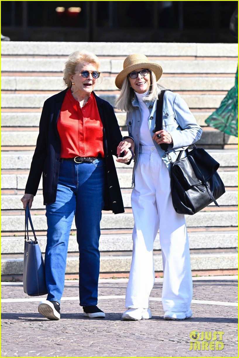 Jane Fonda, Diane Keaton, Candice Bergen & Mary Steenburgen Continue ...