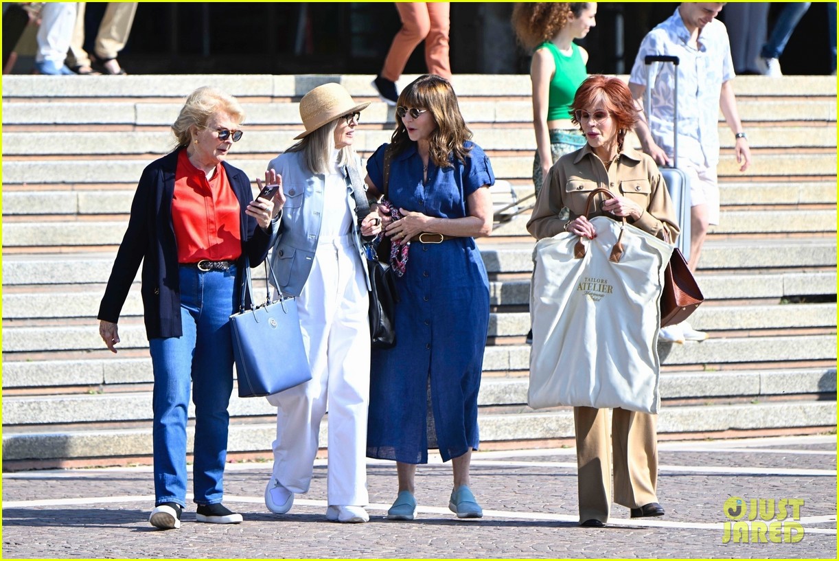 Jane Fonda, Diane Keaton, Candice Bergen & Mary Steenburgen Continue ...