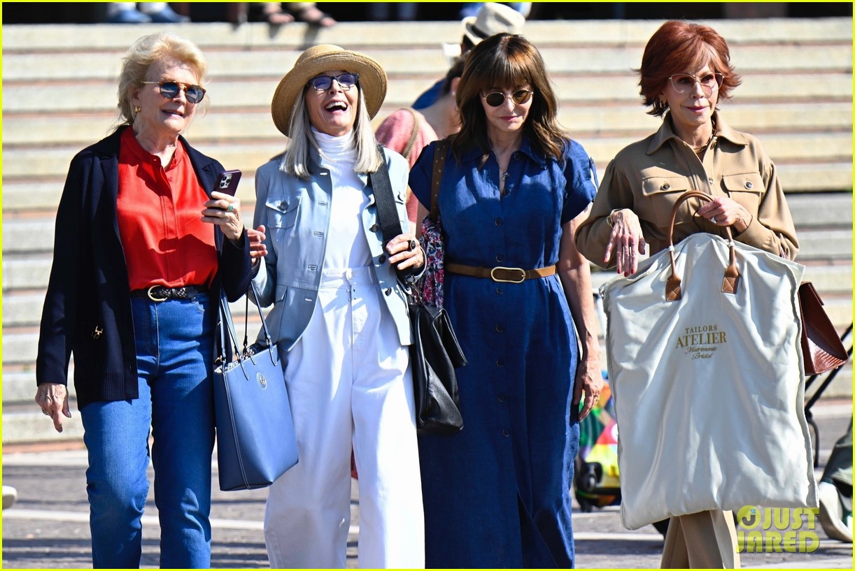 Jane Fonda, Diane Keaton, Candice Bergen & Mary Steenburgen Continue ...
