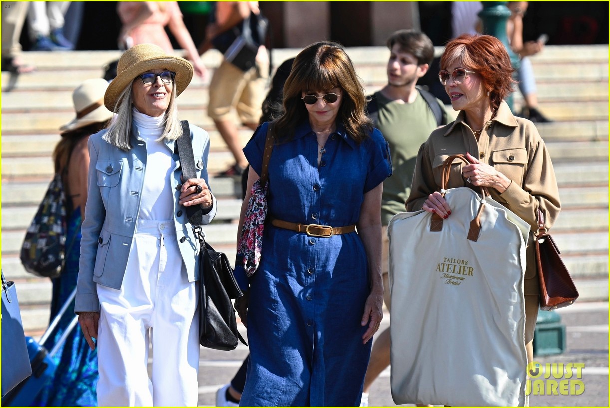 Jane Fonda, Diane Keaton, Candice Bergen & Mary Steenburgen Continue ...