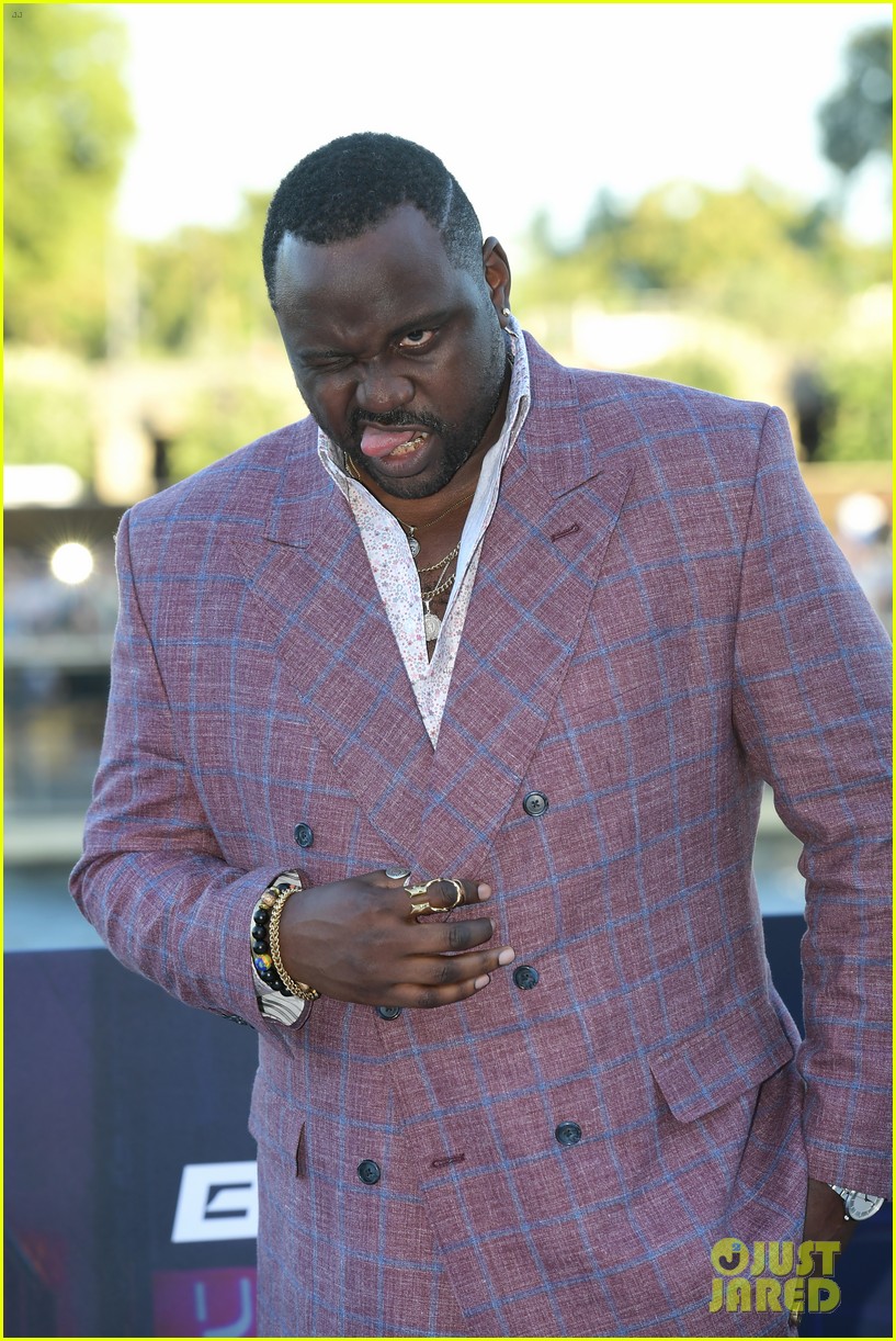 Brad Pitt & Joey King Kick Off 'Bullet Train' Press Tour in Paris at ...