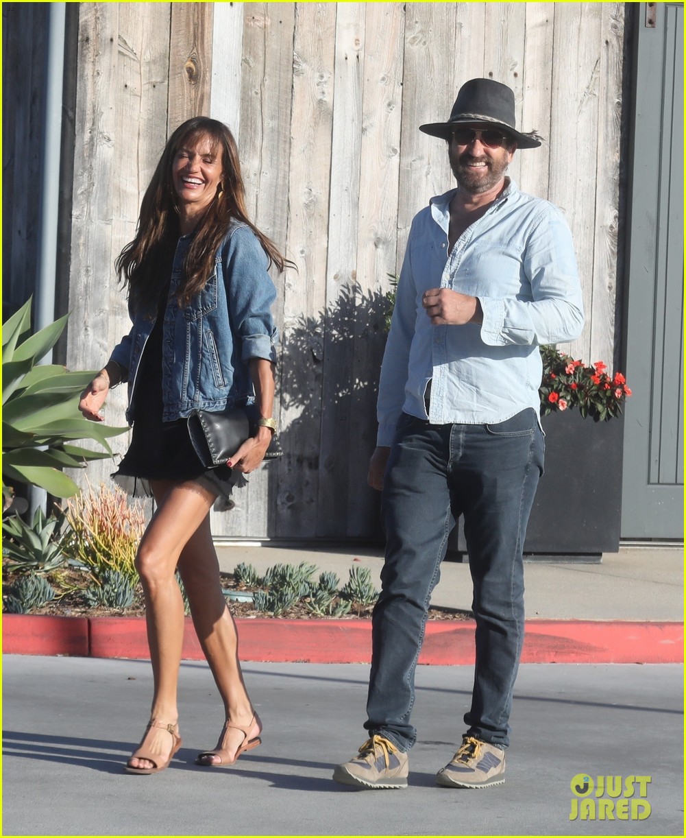 Gerard Butler Spotted Dancing in a Parking Lot with Longtime Girlfriend ...