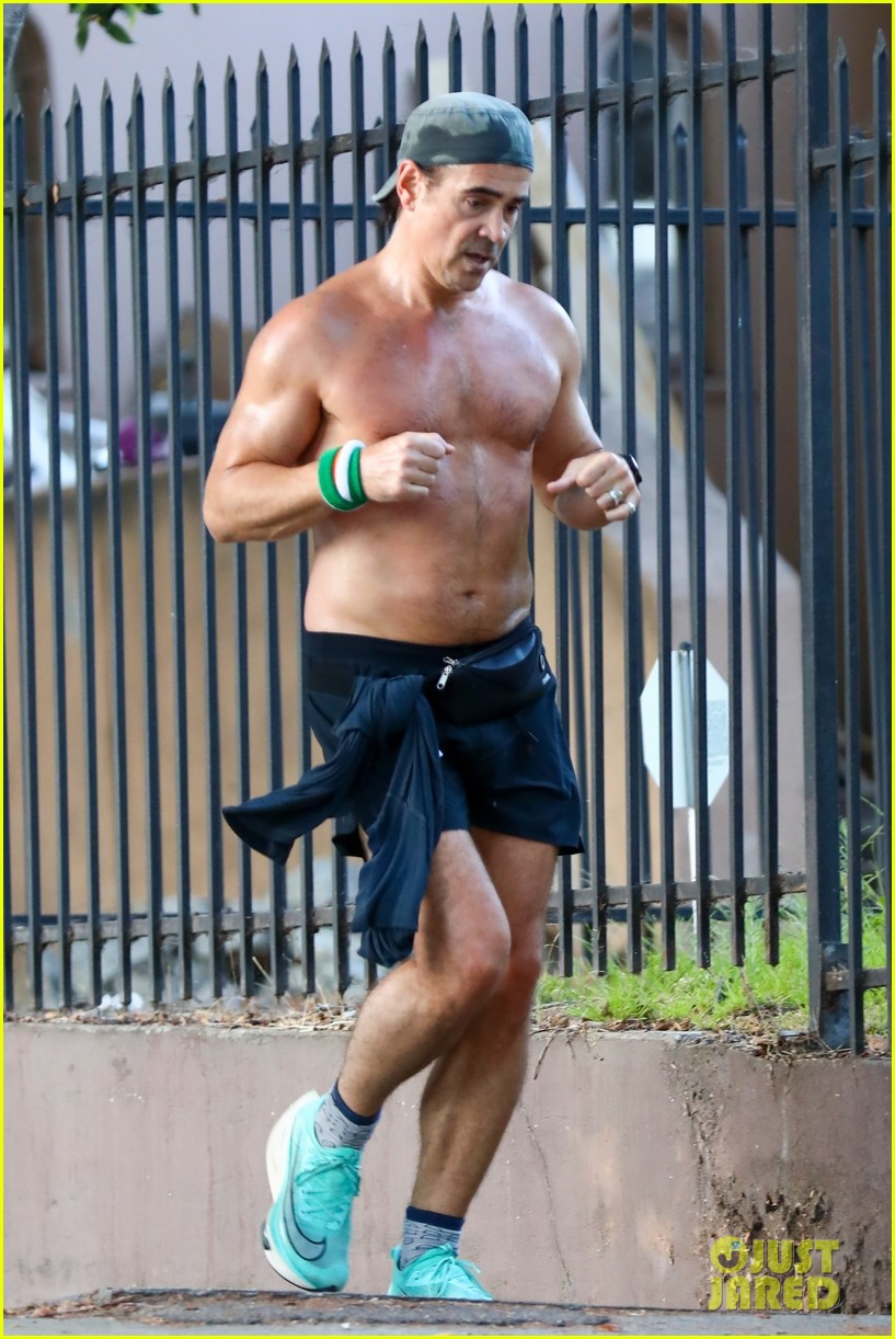 Colin Farrell Works Up a Sweat During a Shirtless Jog in L.A.: Photo ...