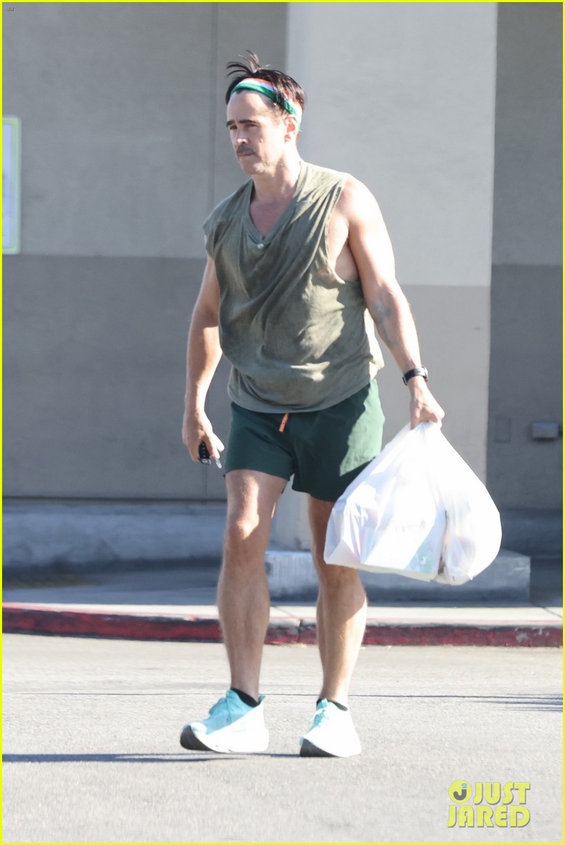 Colin Farrell Shows His Irish Pride While Picking Up Groceries: Photo ...
