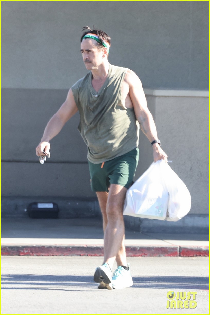 Colin Farrell Shows His Irish Pride While Picking Up Groceries: Photo ...