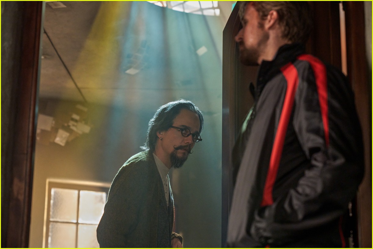 Is There a 'The Gray Man' End Credits Scene? Details Revealed!: Photo ...