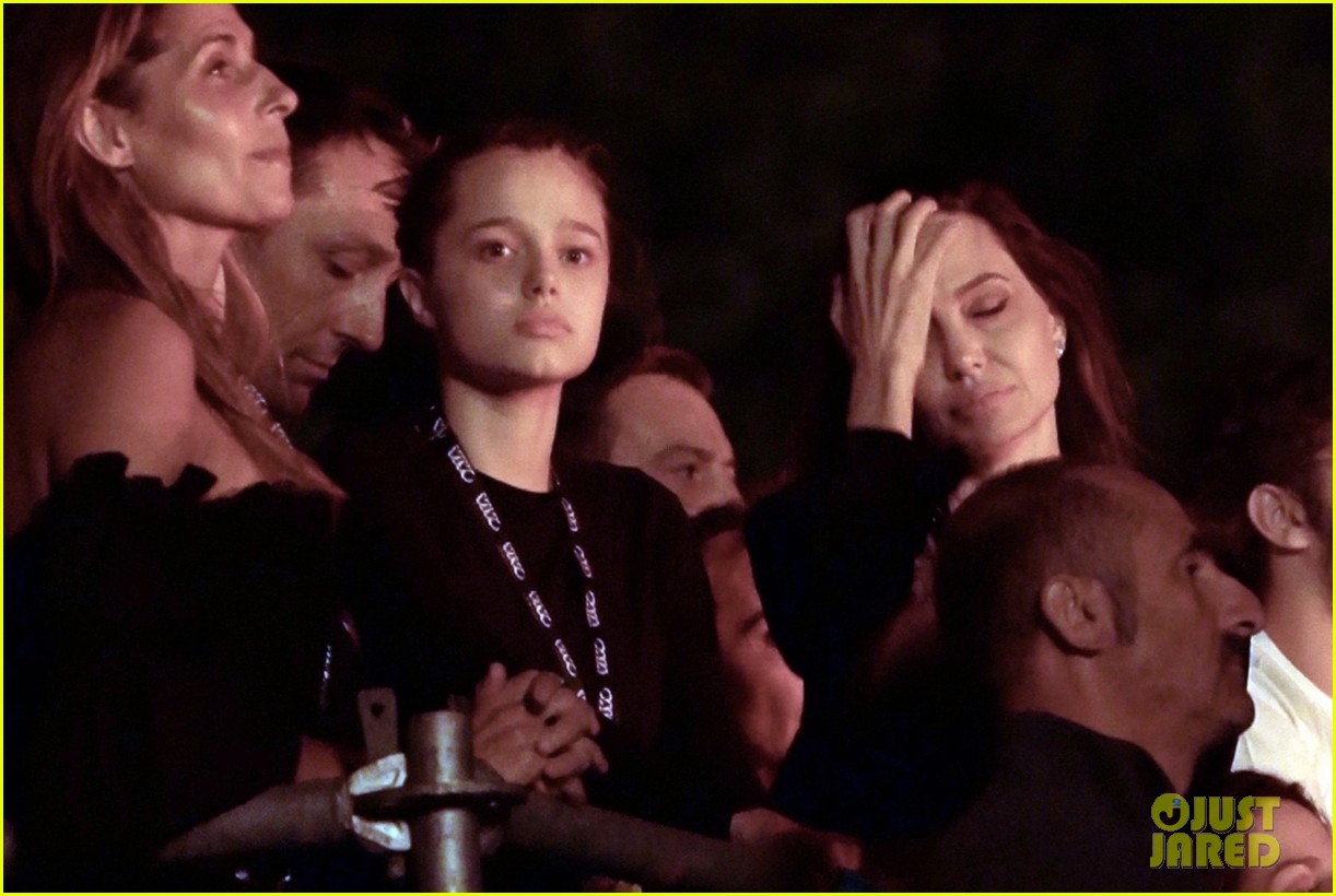 Photo: angelina jolie shiloh concert photos 26 | Photo 4787672 | Just ...