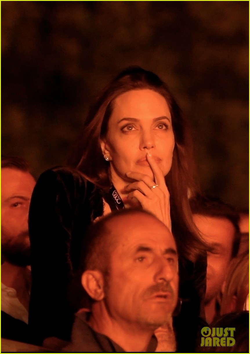 Angelina Jolie & Daughter Shiloh Check Out Måneskin in Concert!: Photo ...