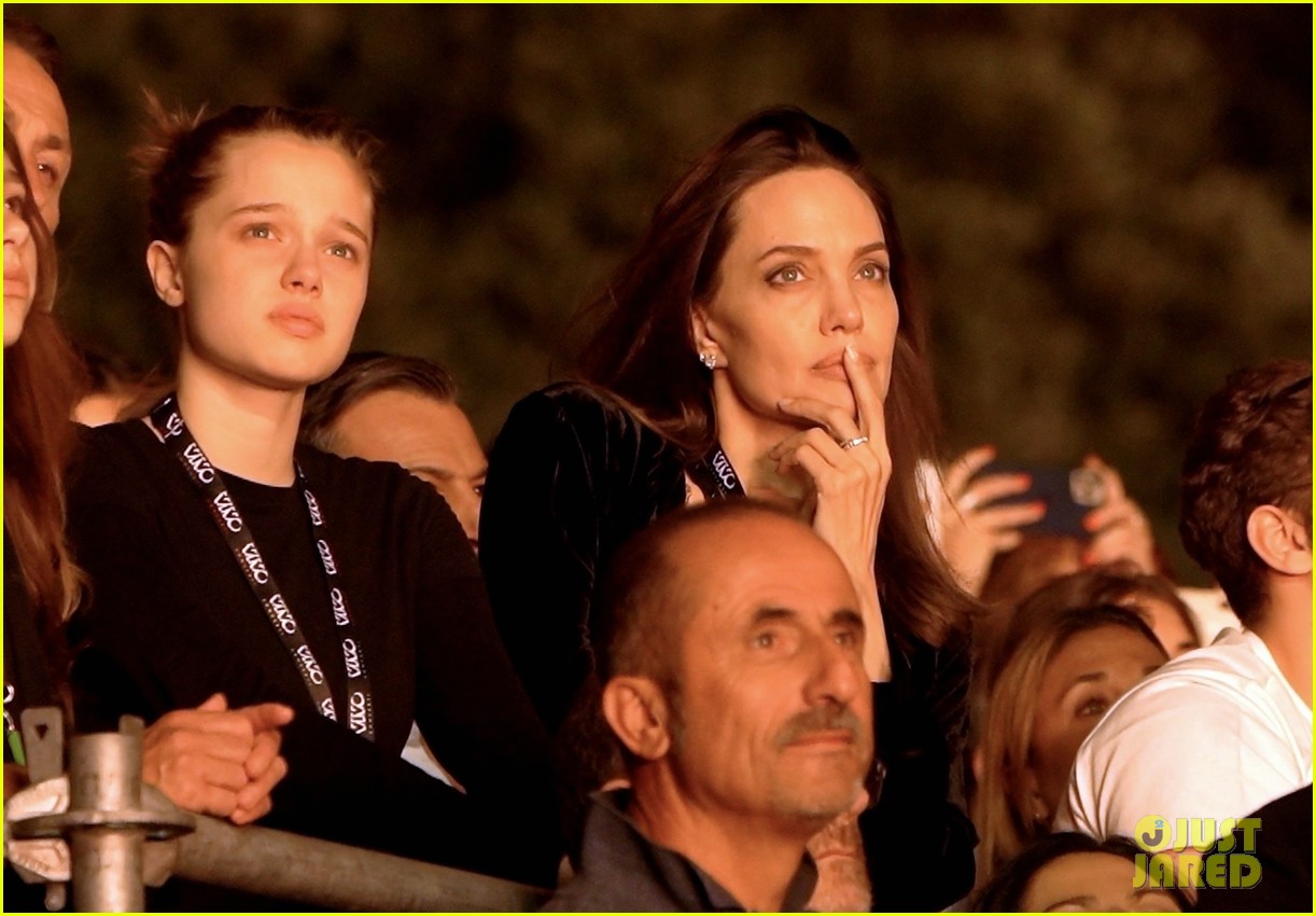 Photo: angelina jolie shiloh concert photos 38 | Photo 4787684 | Just ...