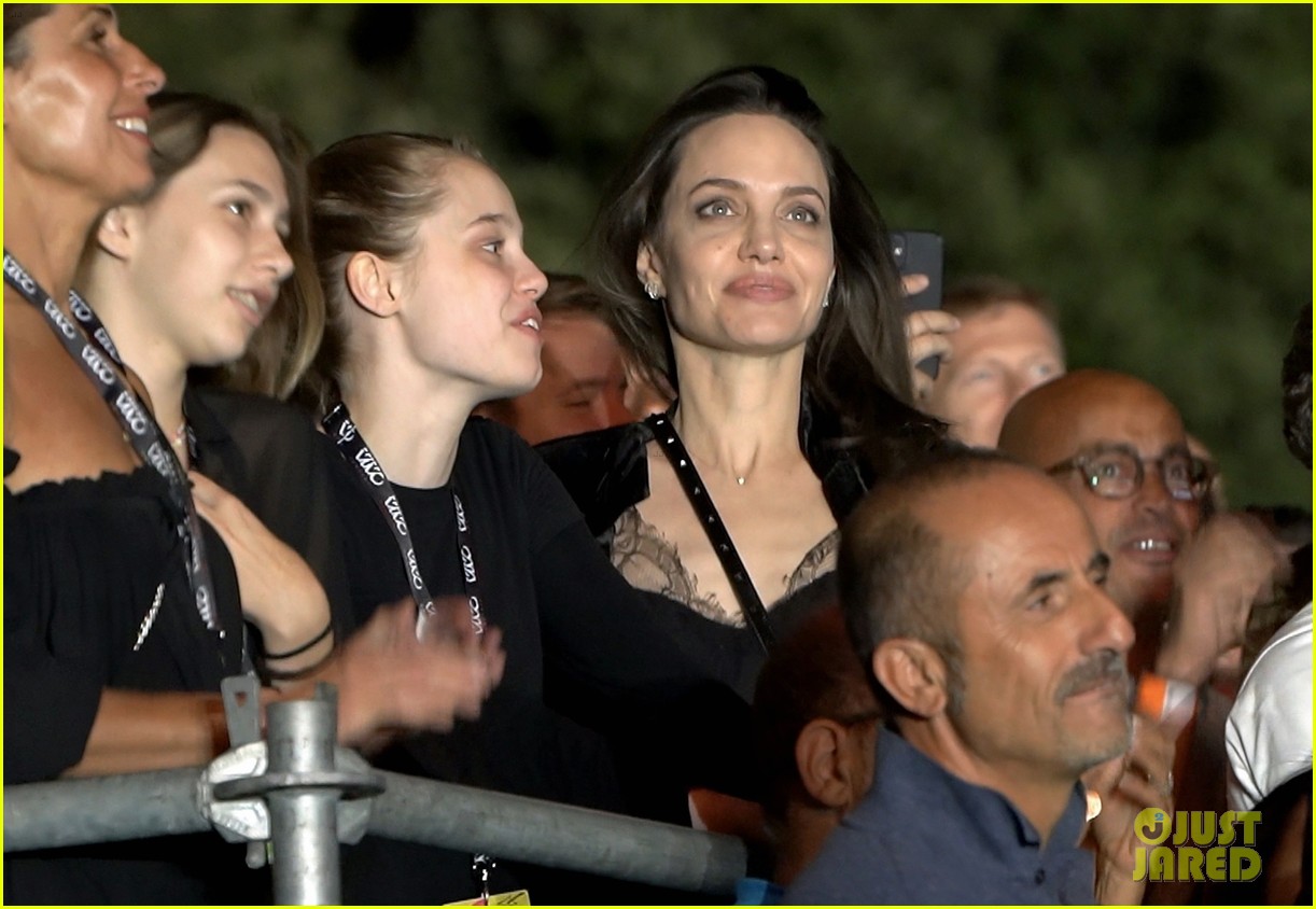 Angelina Jolie & Daughter Shiloh Check Out Måneskin in Concert!: Photo ...