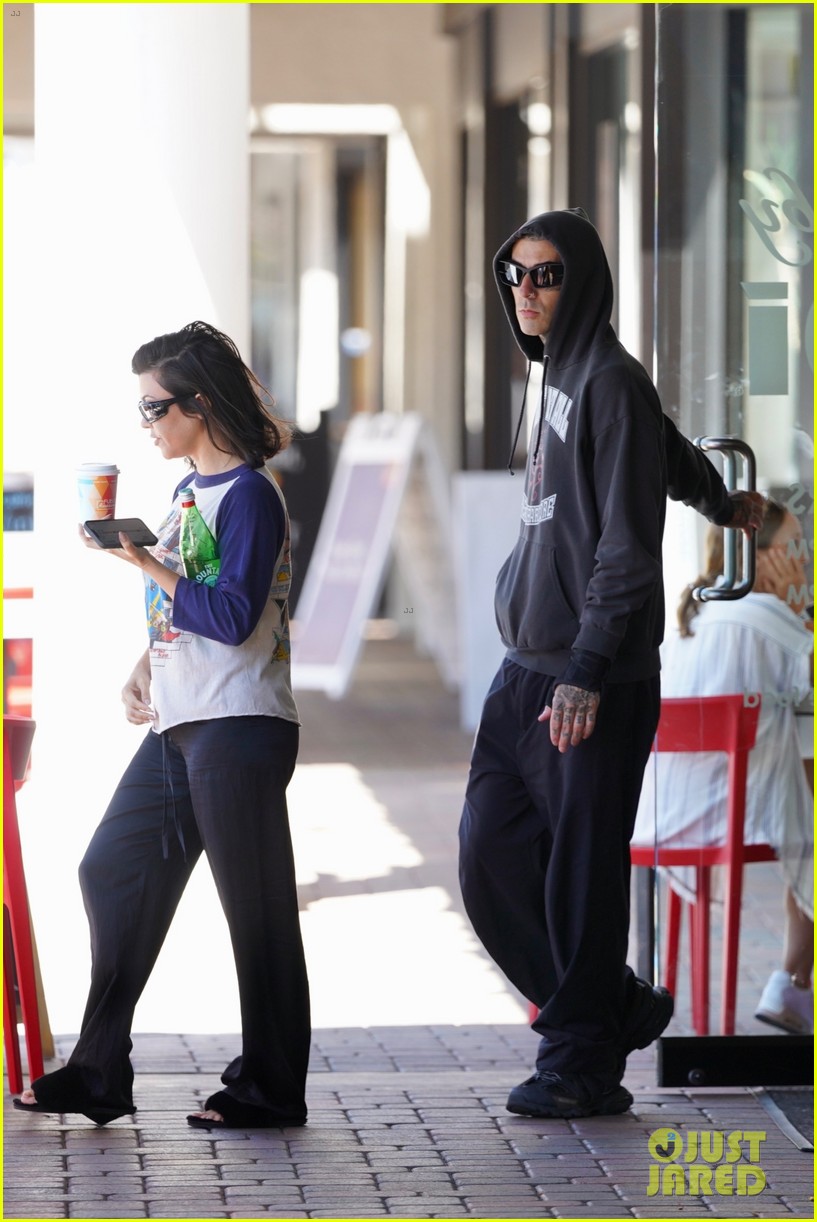 Kourtney Kardashian & Husband Travis Barker Hold Hands While Stepping ...
