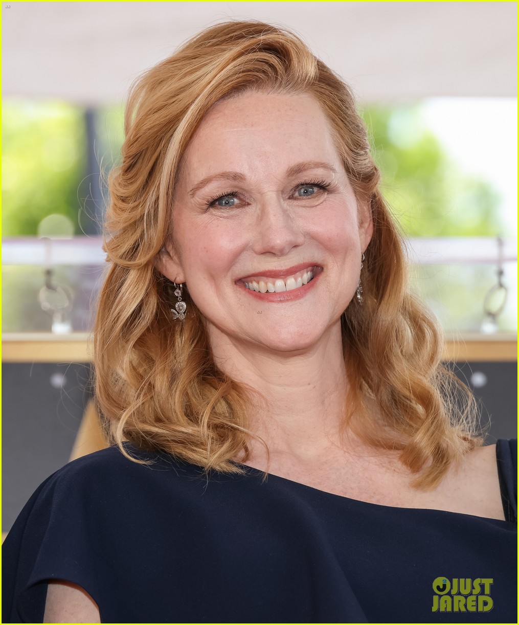 Laura Linney Honored With Star on Hollywood Walk of Fame - See The Pics ...