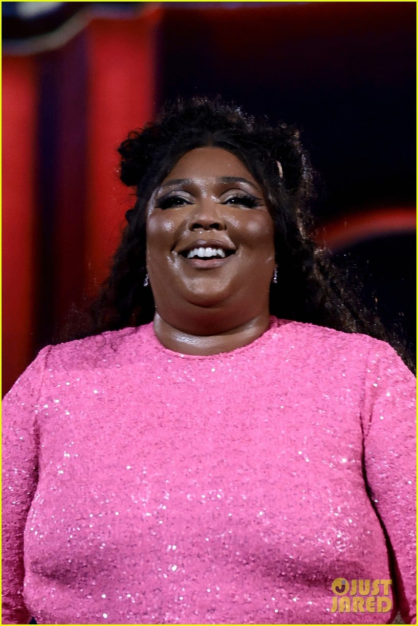 Lizzo Opens Up About Changing ‘Grrrls’ Lyrics: 'I Wanted To Be A Leader ...