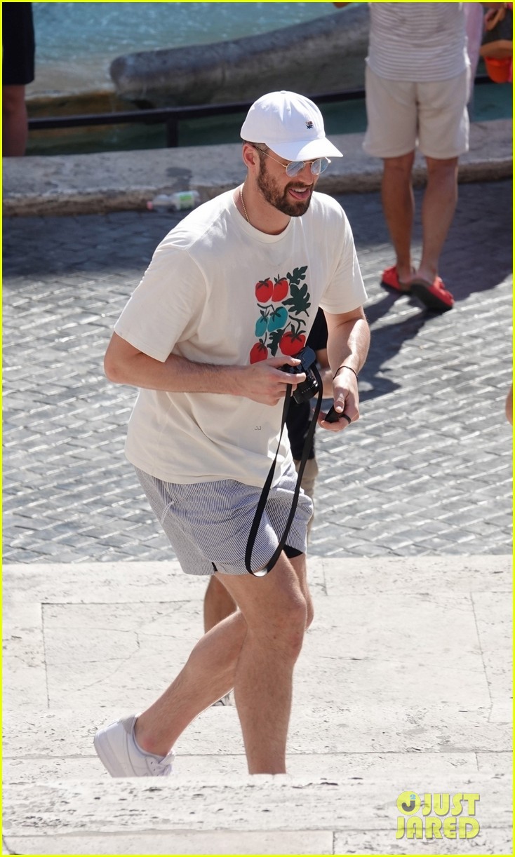 Kevin Love & Wife Kate Bock Do Some Sightseeing in Rome on Their ...