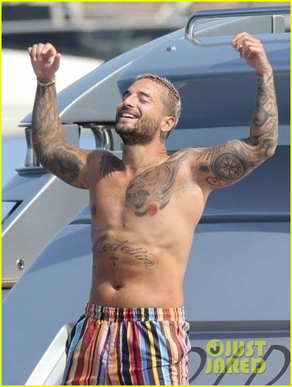 Maluma & Girlfriend Susana Gómez Hose After Going for Swim on Yacht ...