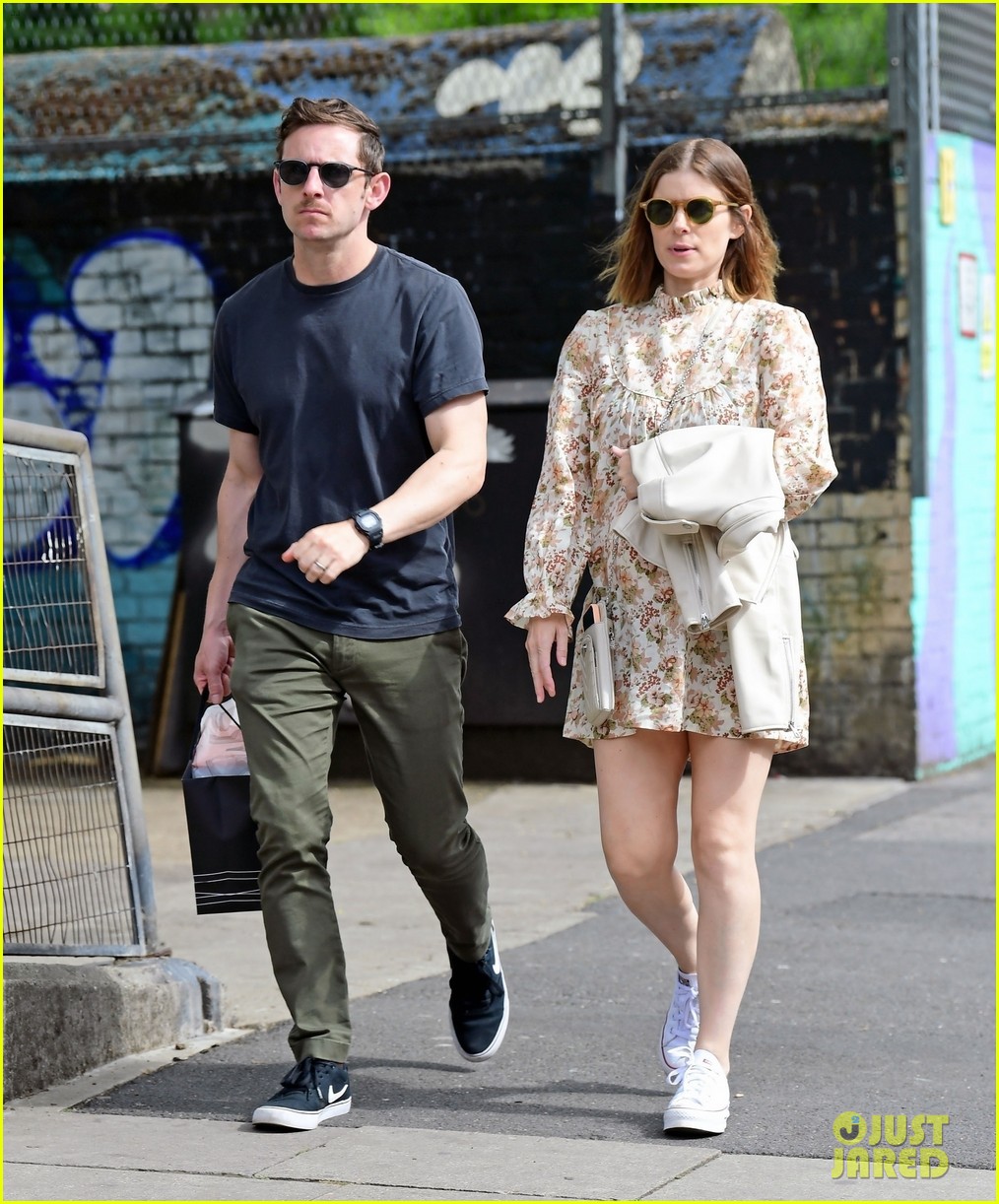 Kate Mara & Jamie Bell Spend the Afternoon House Hunting in London ...