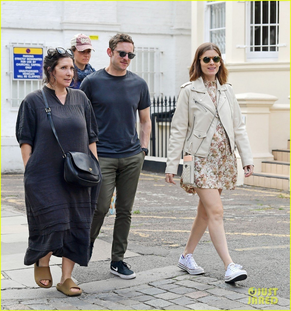 Kate Mara & Jamie Bell Spend the Afternoon House Hunting in London ...