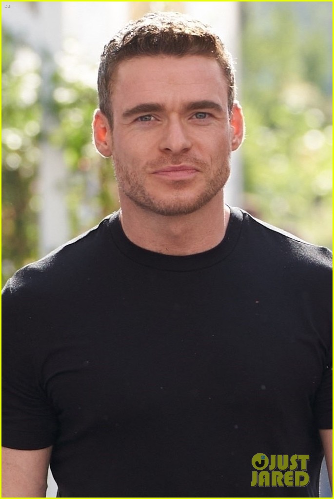 Richard Madden Hits the Red Carpet for the Giffoni Film Festival 2022 ...