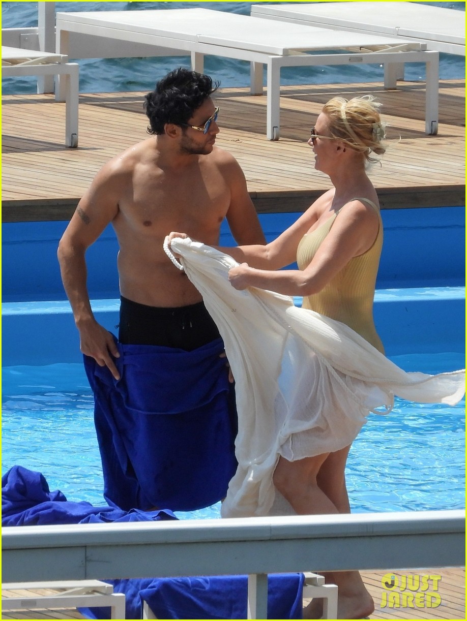 Sandra Lee & Boyfriend Ben Youcef Enjoy a PDA-Filled Pool Day While in Italy (Photos): Photo ...