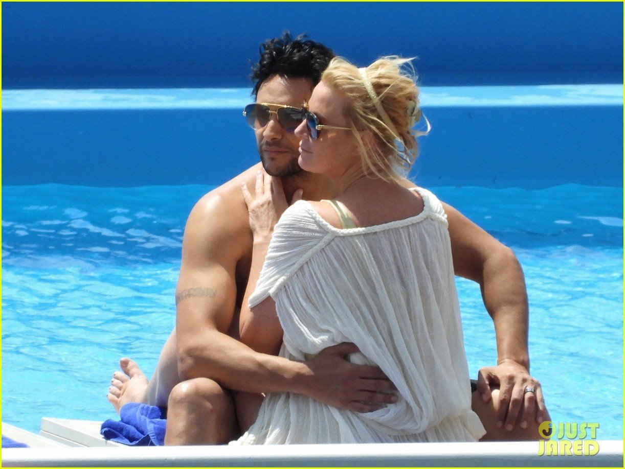 Sandra Lee & Boyfriend Ben Youcef Enjoy a PDA-Filled Pool Day While in Italy (Photos): Photo ...